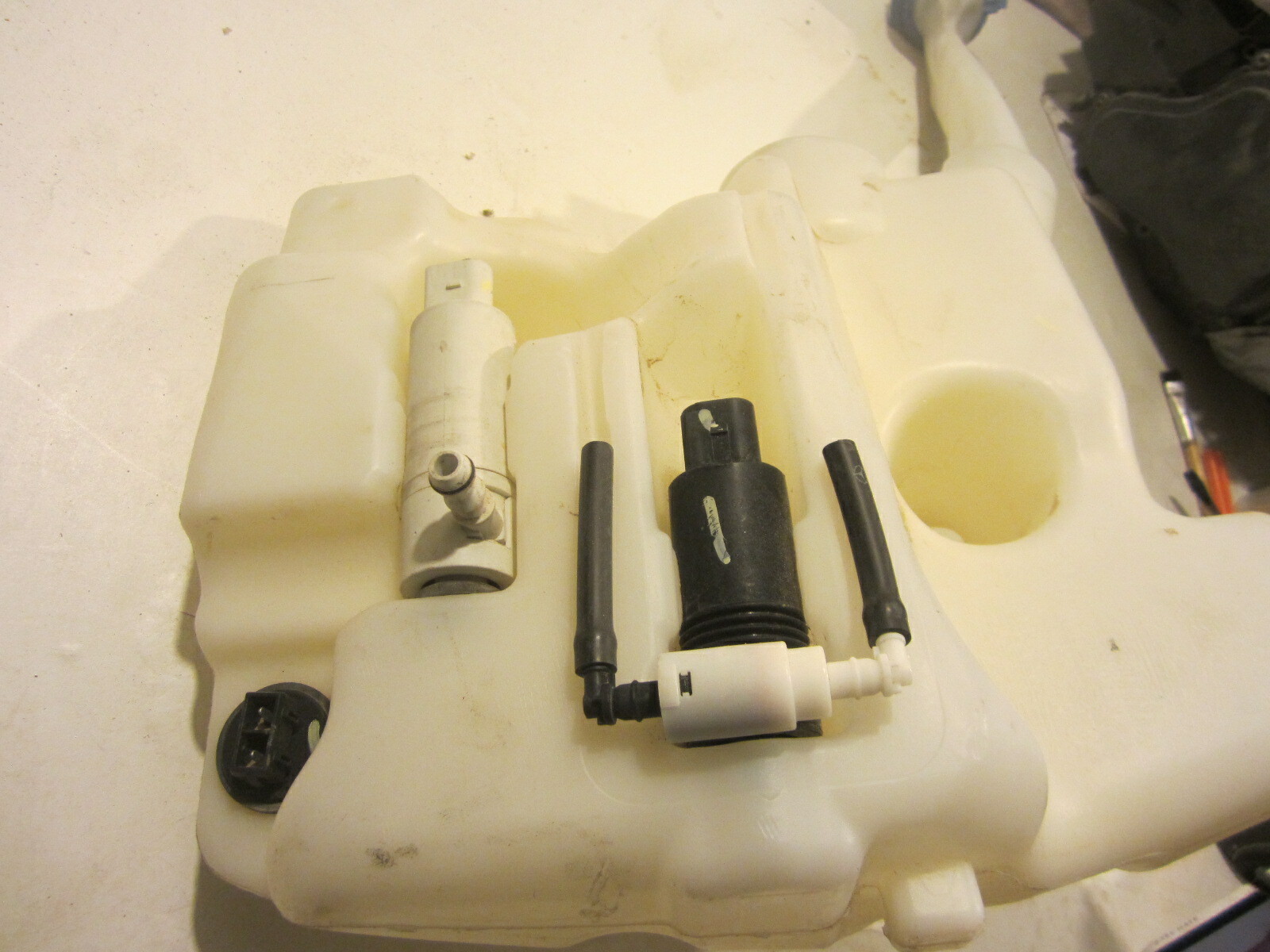 Windshield Washer Fluid Reservoir MERCEDES W164 Ml350 2007 07 for sale ...