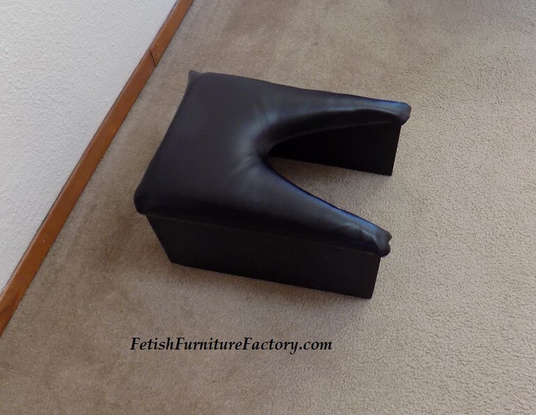 Facesitting Stool - Queening Stool - FemDom - Queening Chair - BDSM ...