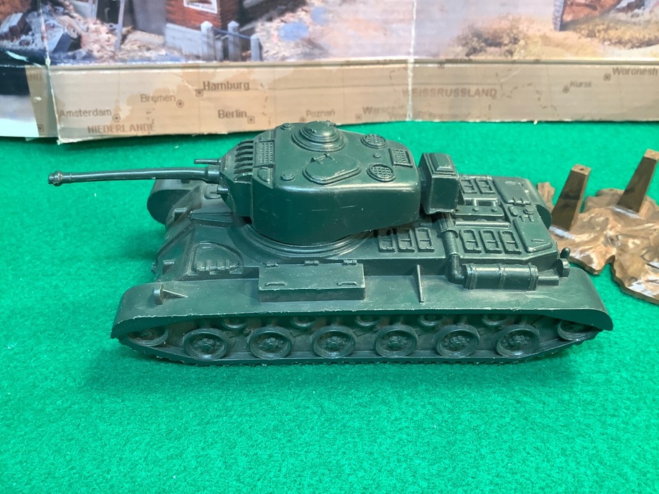 VINTAGE MARX BATTLEGROUND #41 U.S. ARMY TANK DARK GREEN WITH DRAGON ...