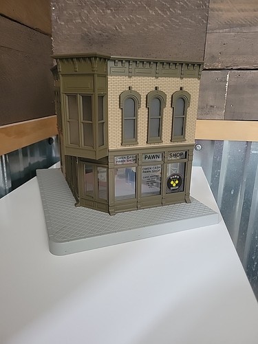 O Scale MTH PAWN SHOP OPPOSITE CORNER BUILDING ILLUMINATED w/BLINKING ...