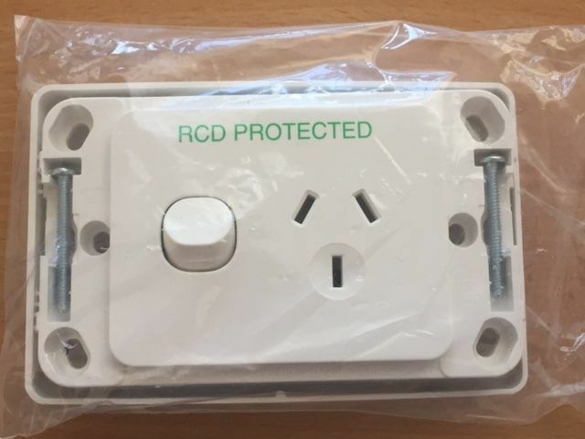 Clipsal 2000 Series 10a Single GPO PowerPoint Marked ‘rcd Protected ...