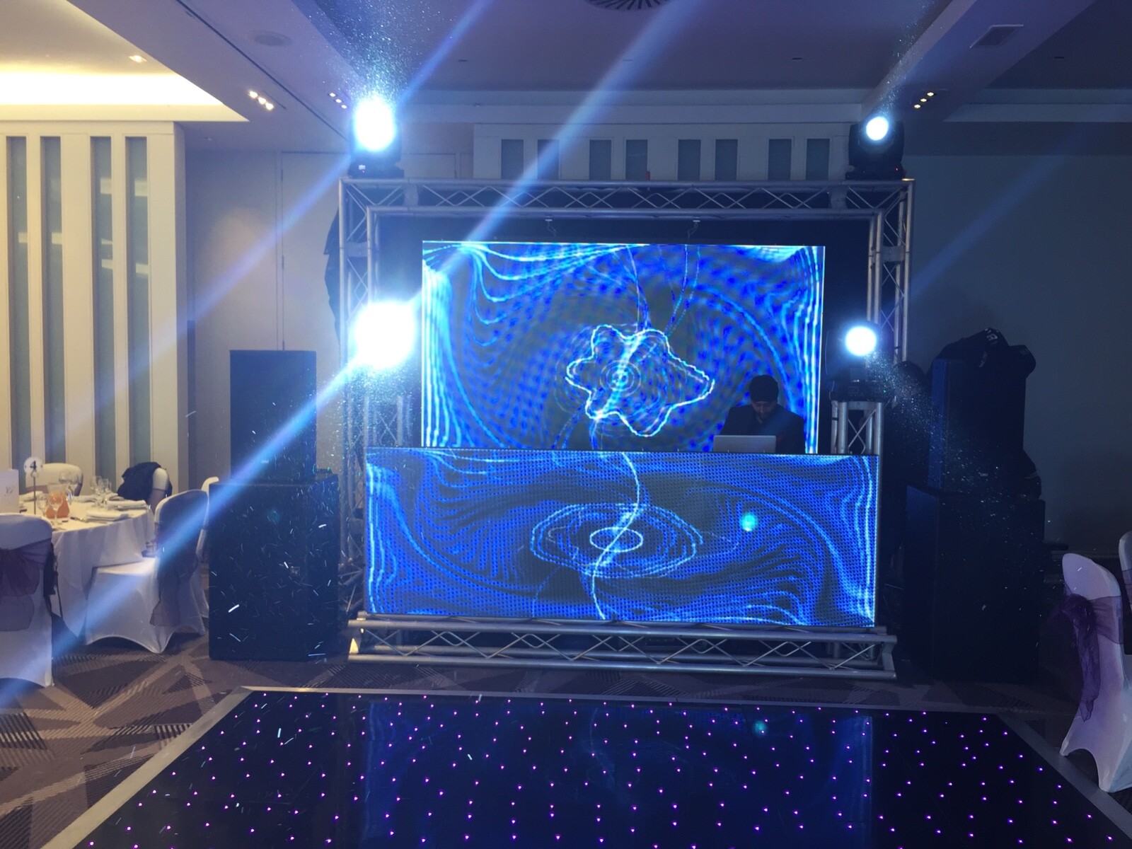 LED DJ BOOTH / LED SCREEN / OUTDOOR LED WALL / VIDEOWALL / LED 2.5M X ...