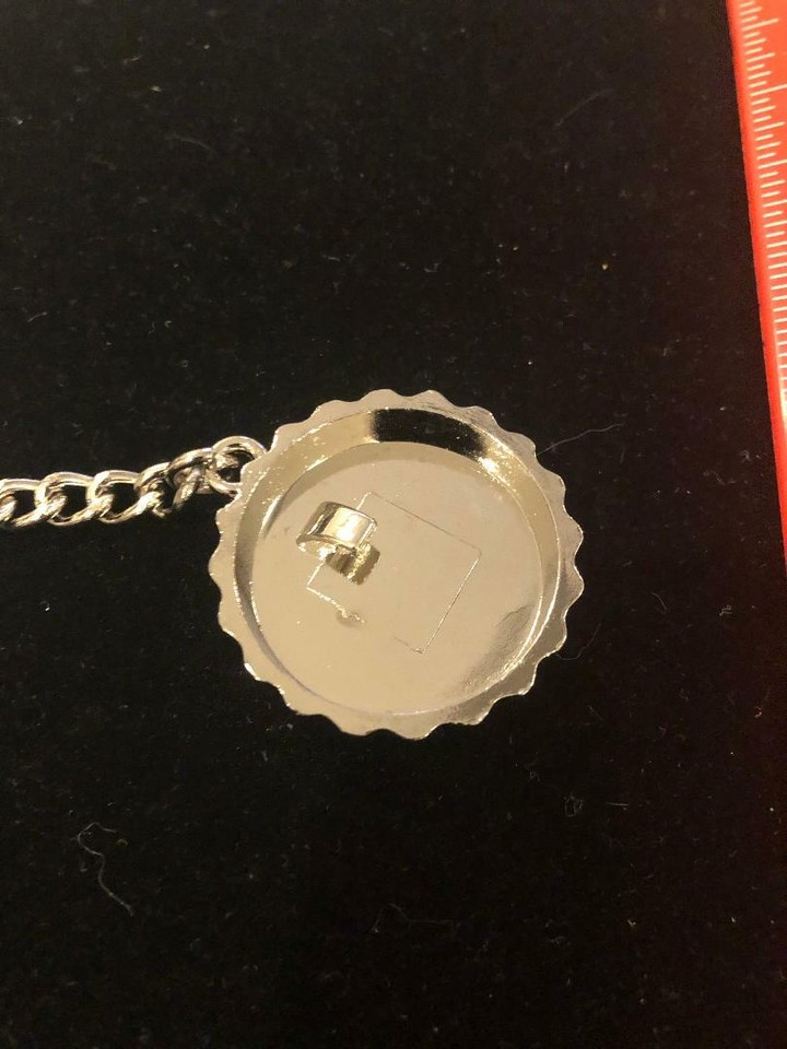 NEW Iowa Hawkeyes "Bottle Cap" Key Ring Chain - NCAA Officially ...