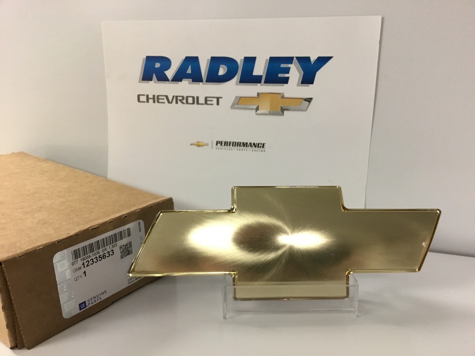 OEM GM NEW CHEVROLET Bow Tie Grille Emblem Silverado Tahoe Suburban ...