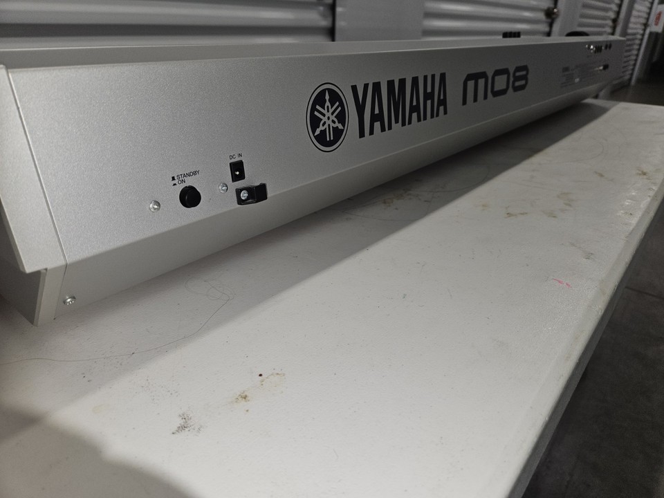 Yamaha MO8 Music Production Synthesizer W/Power Adapter | eBay
