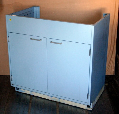 HAMILTON KEWAUNEE LABORATORY CABINETS, CASEWORK 74 FEET, $120 PER FOOT ...