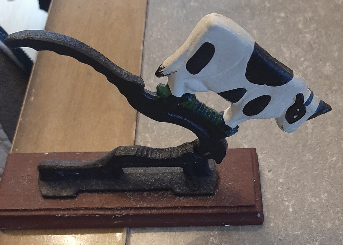 VINTAGE CAST IRON COW NUTCRACKER On Wood Base Handpainted | eBay