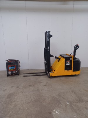 Forklifts - Walk Behind Lift