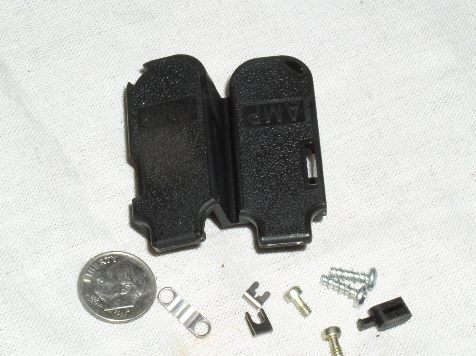 (4) AMP D-SUB DB-9 CONNECTOR BACKSHELL STRAIN RELIEF CABLE CLAMP KIT ...