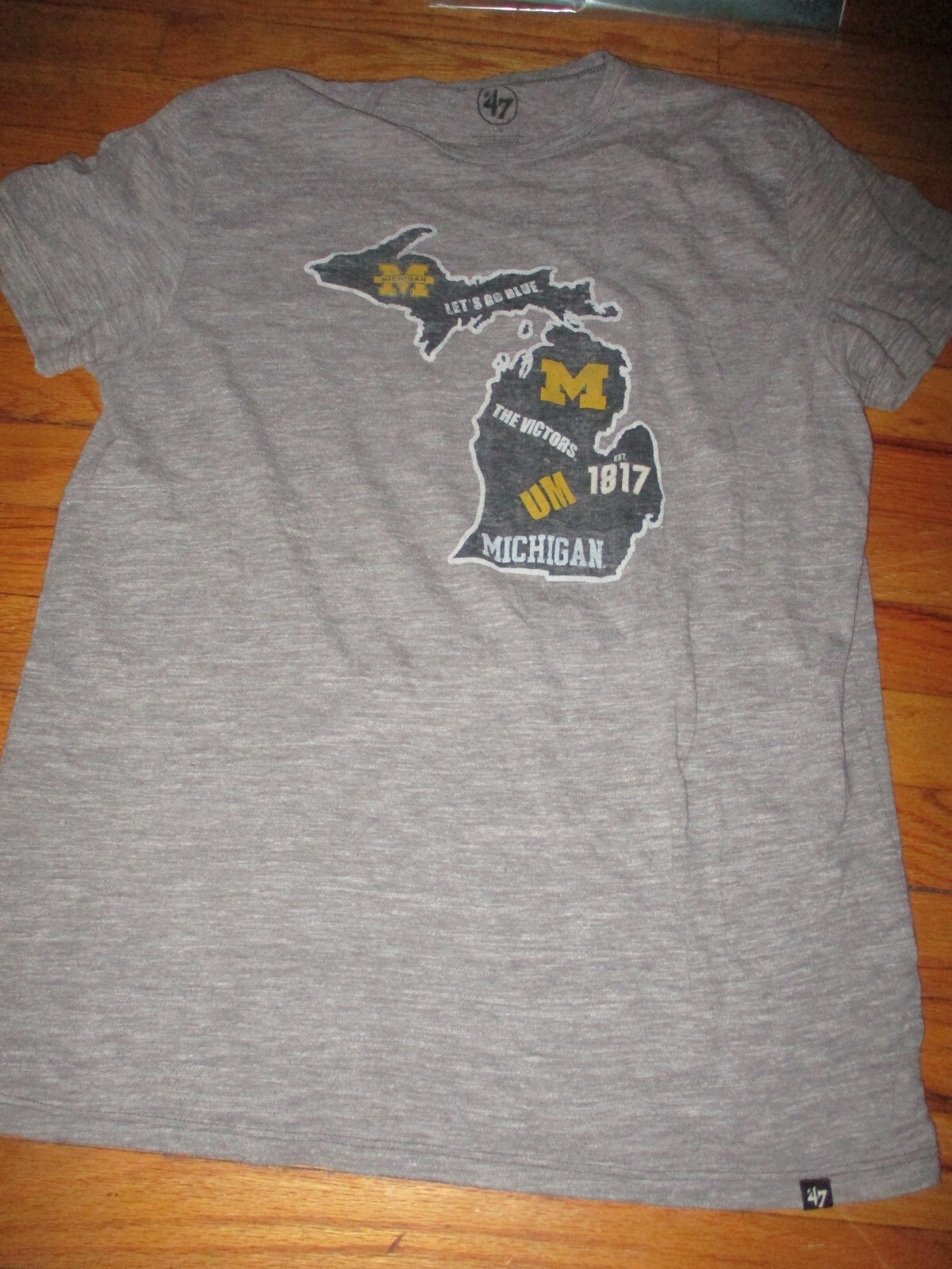 Soft Gray MICHIGAN WOLVERINES State Of Michigan T Shirt Large '47 Brand ...