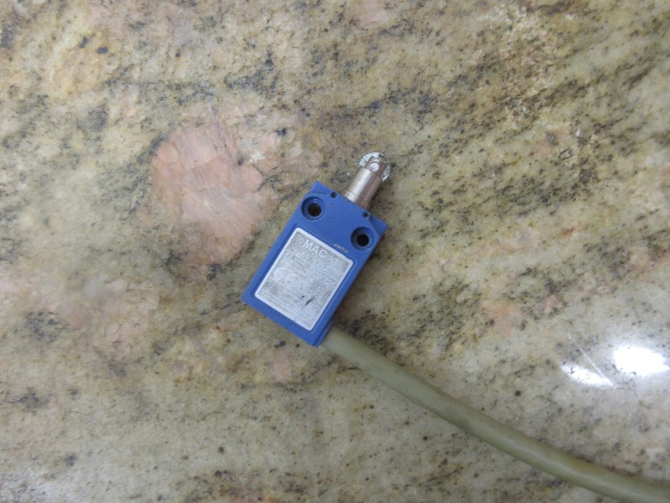 PANASONIC ELECTRIC SAFETY LIMIT SWITCH MAC-1 -I 61-2124C B300 R300 HAAS ...