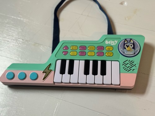 TESTED : VTech Bluey Bluey's Keytar Keyboard Baby Toy Learning Guitar ...
