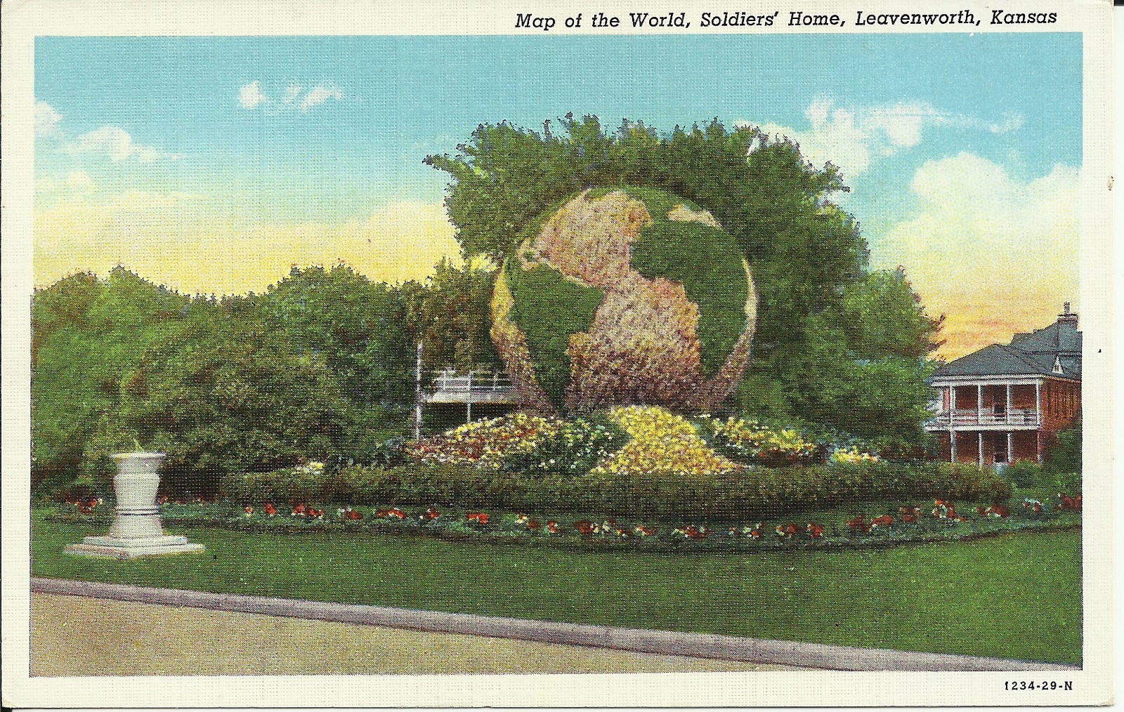 OLD VINTAGE MAP OF THE WORLD AT SOLDIERS HOME LEAVENWORTH KANSAS LINEN ...