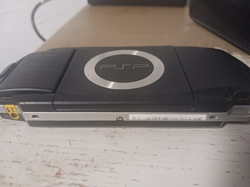 Sony PSP 1001 PlayStation Handheld Console System Parts/Repair Cracked ...