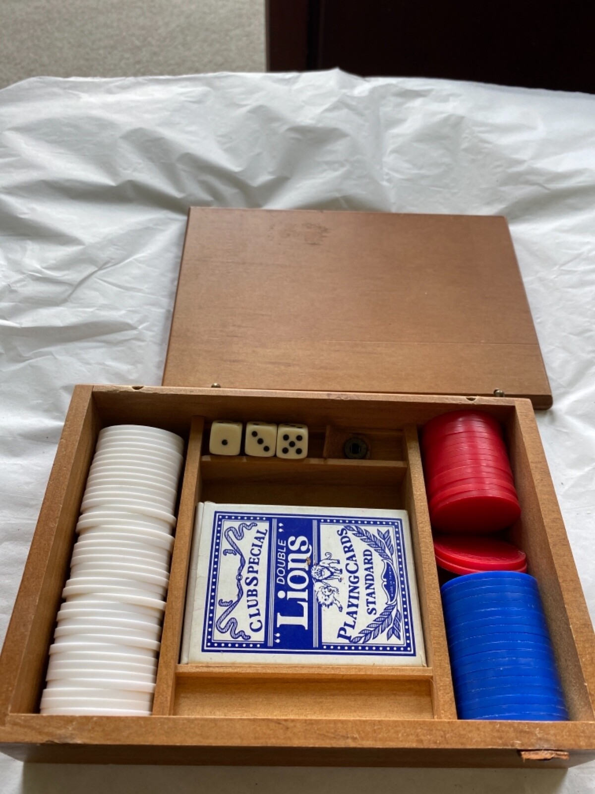 OLD WOODEN POKER BOX WITH CHIPS CARDS AND DICE | eBay
