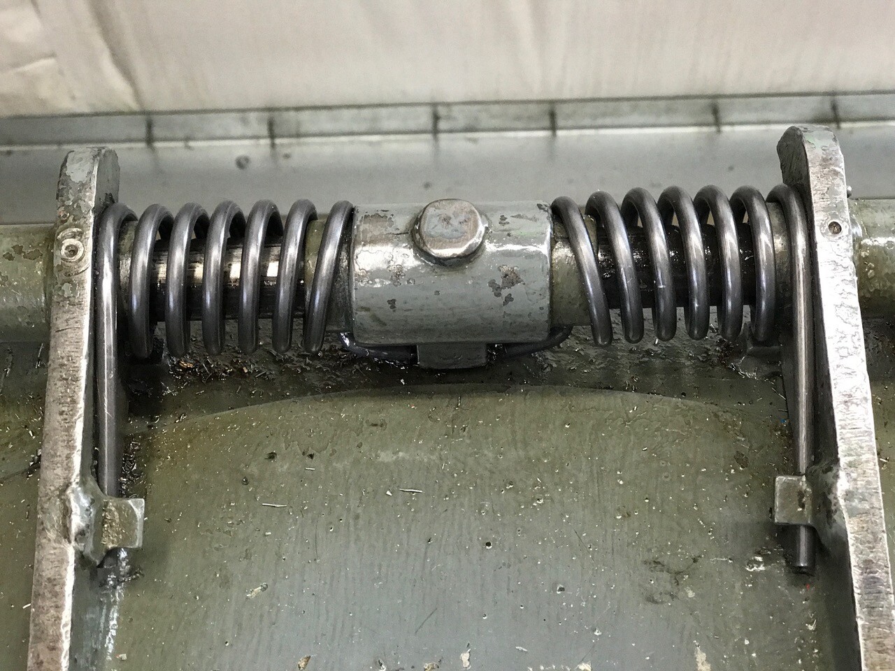 Replacement set lid springs for a Barrett Model 152-E,1100, and 110 ...