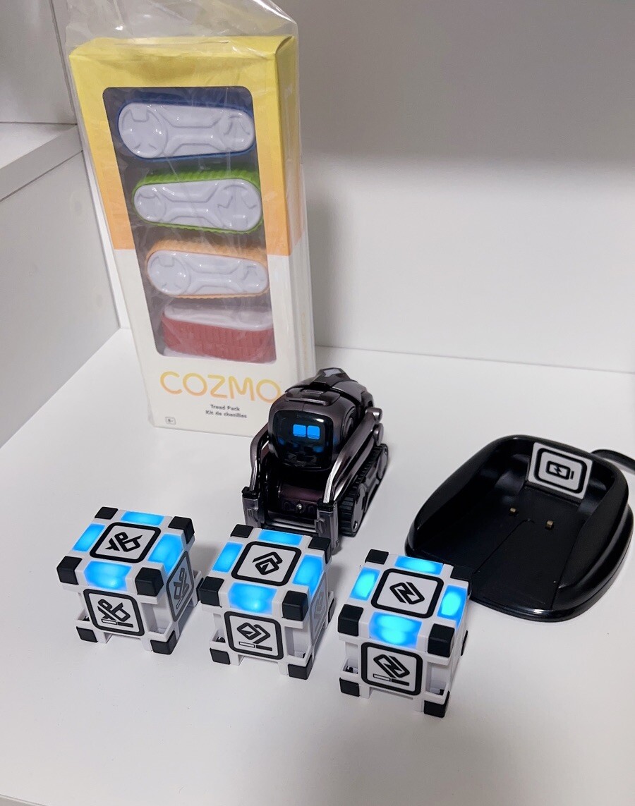 Cozmo Robot Bundle, Upgraded With Brand New 700 mAh Battery. Read ...