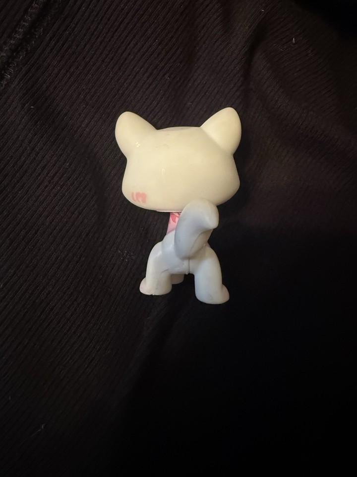 Hasbro Littlest Pet Shop Cat Figure White Pink Blue Eyes LPS 1699 ...