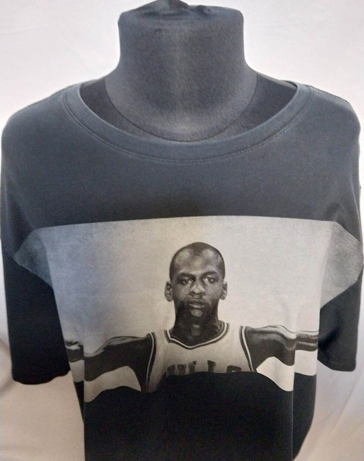 🏀 Rare Young Michael Jordan Outstretched Arms Mens T… - Gem