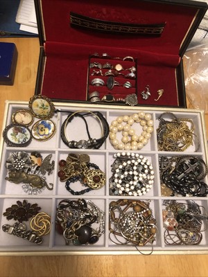 WHOLESALE LOT OF 80 PIECES OF QUALITY JEWELRY ALL SALABLE EXCEPT FOUR ...
