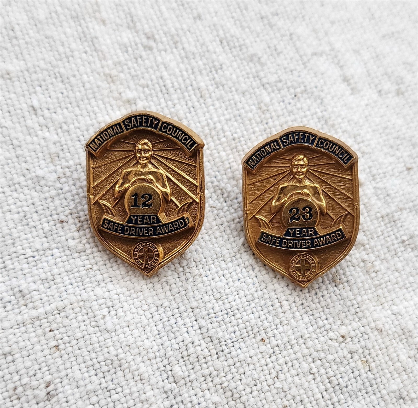 12 & 23 YEAR SAFE DRIVER AWARD PINS ILLINOIS SAFETY COUNCIL GREEN CROSS ...