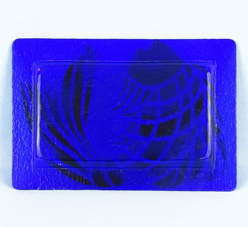 GL002 Vintage Glass Royal Blue Serving Platter Decorated with a Multi ...