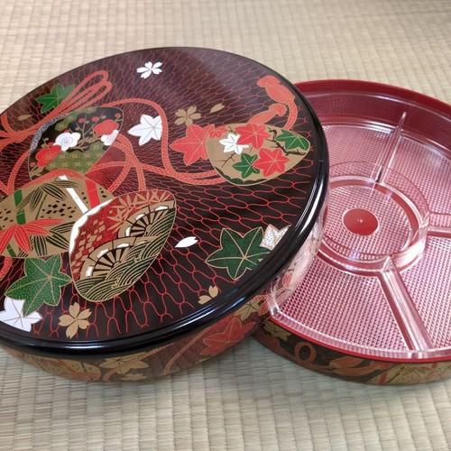 Japan Lacquerware Two-Tier Round Bento Box Sushi Osechi RedBlack Gold ...