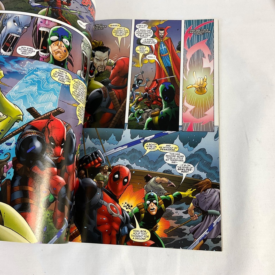 Comic Book/ Graphic Novel Bundle - Walking Dead, Deadpool etc (C3) CP ...