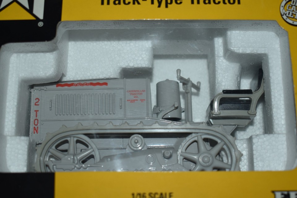 Ertl 1:16 Caterpillar 2-Ton Track-Type Tractor #2438 | eBay