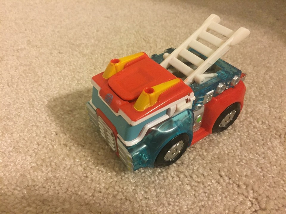 Transformers Rescue Bots Heatwave Fire-Bot Playskool Heroes Fire Truck ...