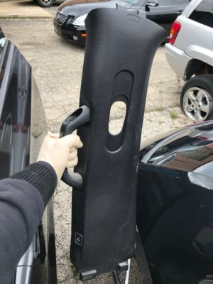 CHRYSLER PACIFICA LEFT DRIVER SIDE CENTER B PILLAR UPPER COVER TRIM ...
