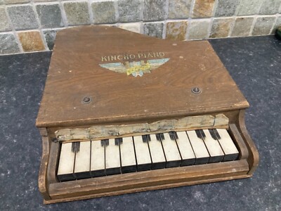 Keyboard - Antique Piano