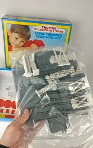 1999 Thomas The Tank Engine & Friends LEVEL CROSSING SET ERTL 1054 ...