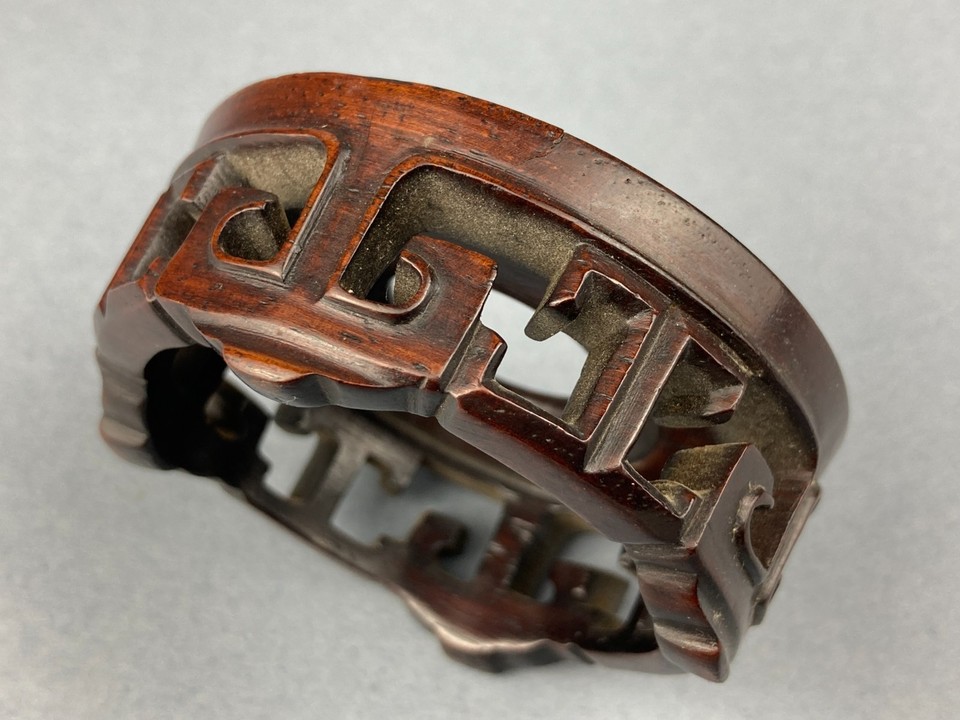 FINE QUALITY SMALL ANTIQUE CHINESE CARVED HARDWOOD STAND YONGZHENG ...