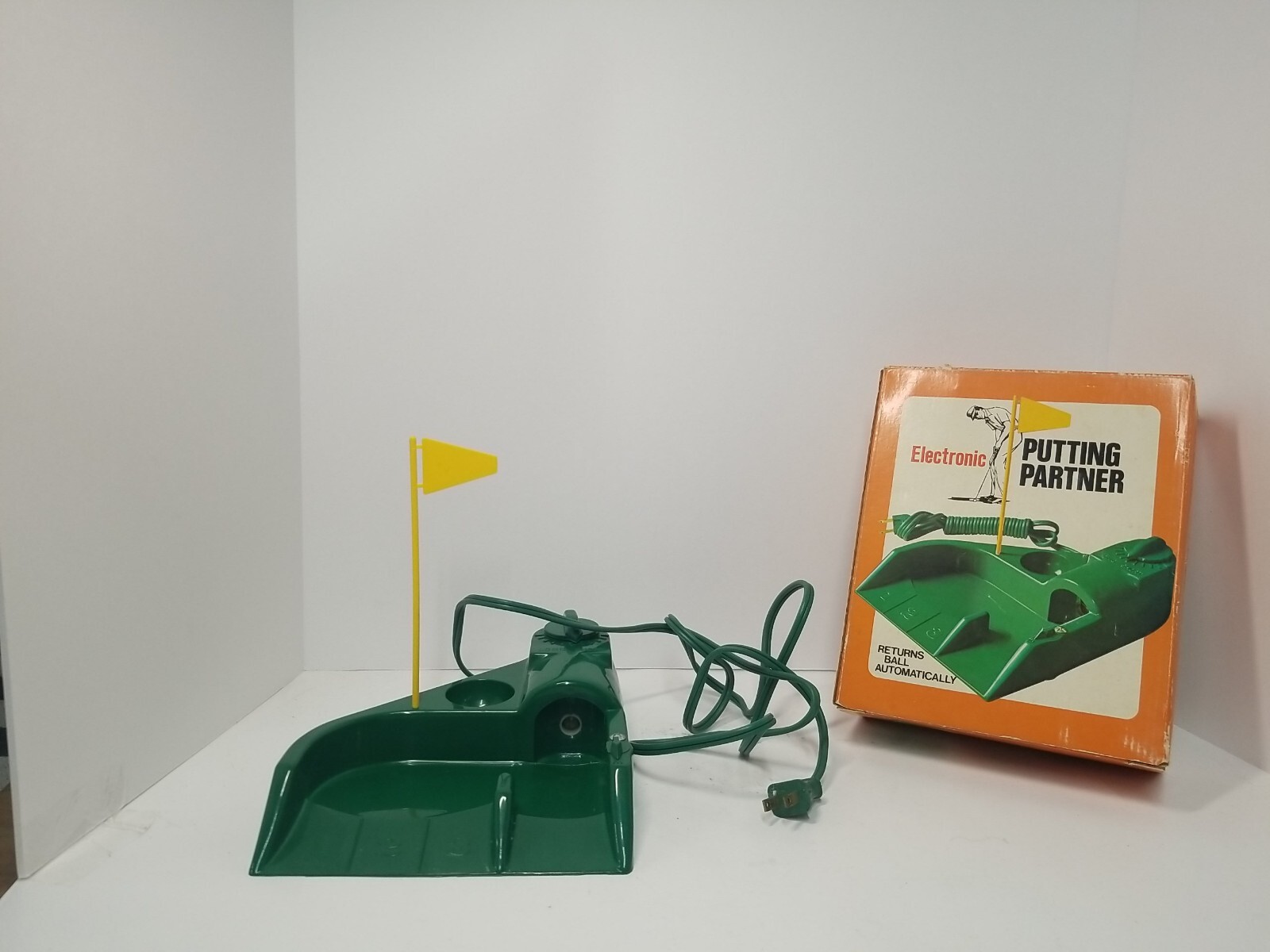 RARE World of Golf Electric Putting Partner Original Indoor Oscar JR ...