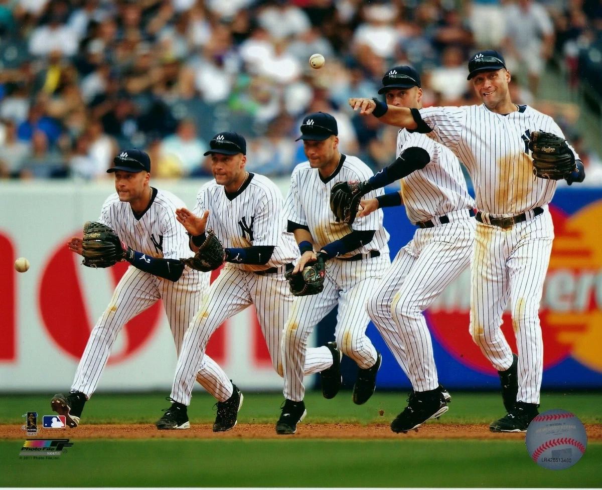 Yankees Derek Jeter In Action