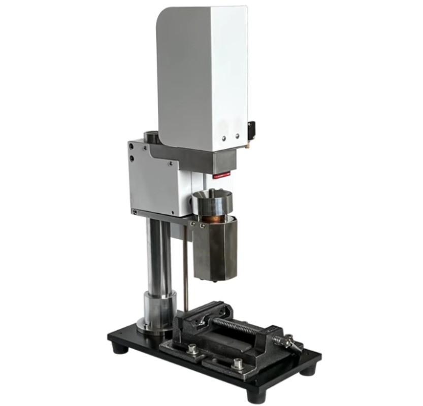 Compact Vertical Pneumatic Injection Molding Machine Desktop Molding ...