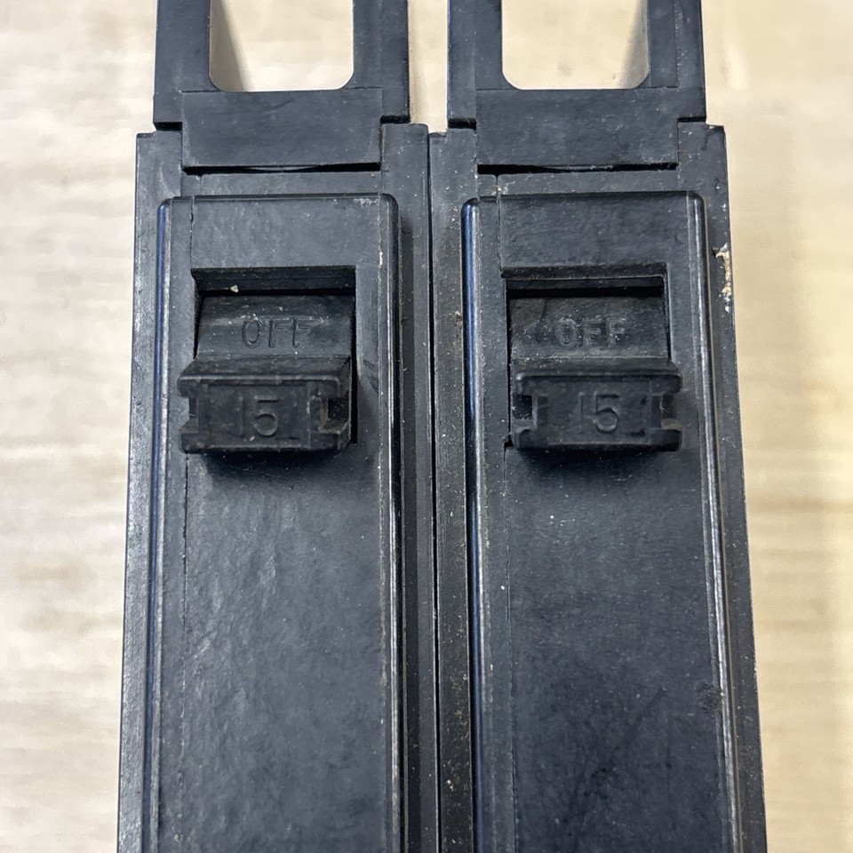 GTE SYLVANIA CTL Type CLL 1 POLE 15A 120/240V CIRCUIT BREAKER Used Lot ...