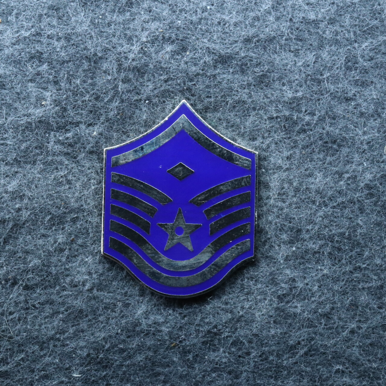 Military Hat Pin: U.S. Air Force E7 First Sergeant Chevron Pin [2-1/4 ...
