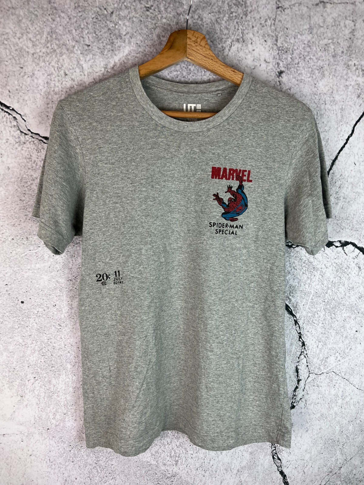 UT Uniqlo x Marvel Spider-Man 2011 Adult T-Shirt Size… - Gem