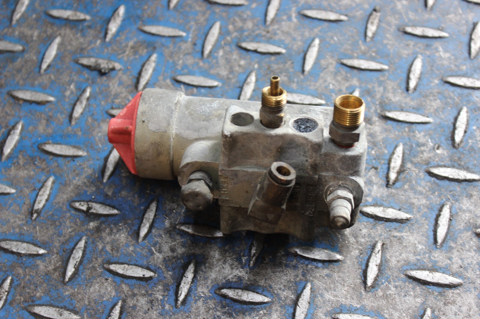 2005 VOLVO DD12 AIR SYS VALVE GOVERNOR P/N: 9754990070 | eBay