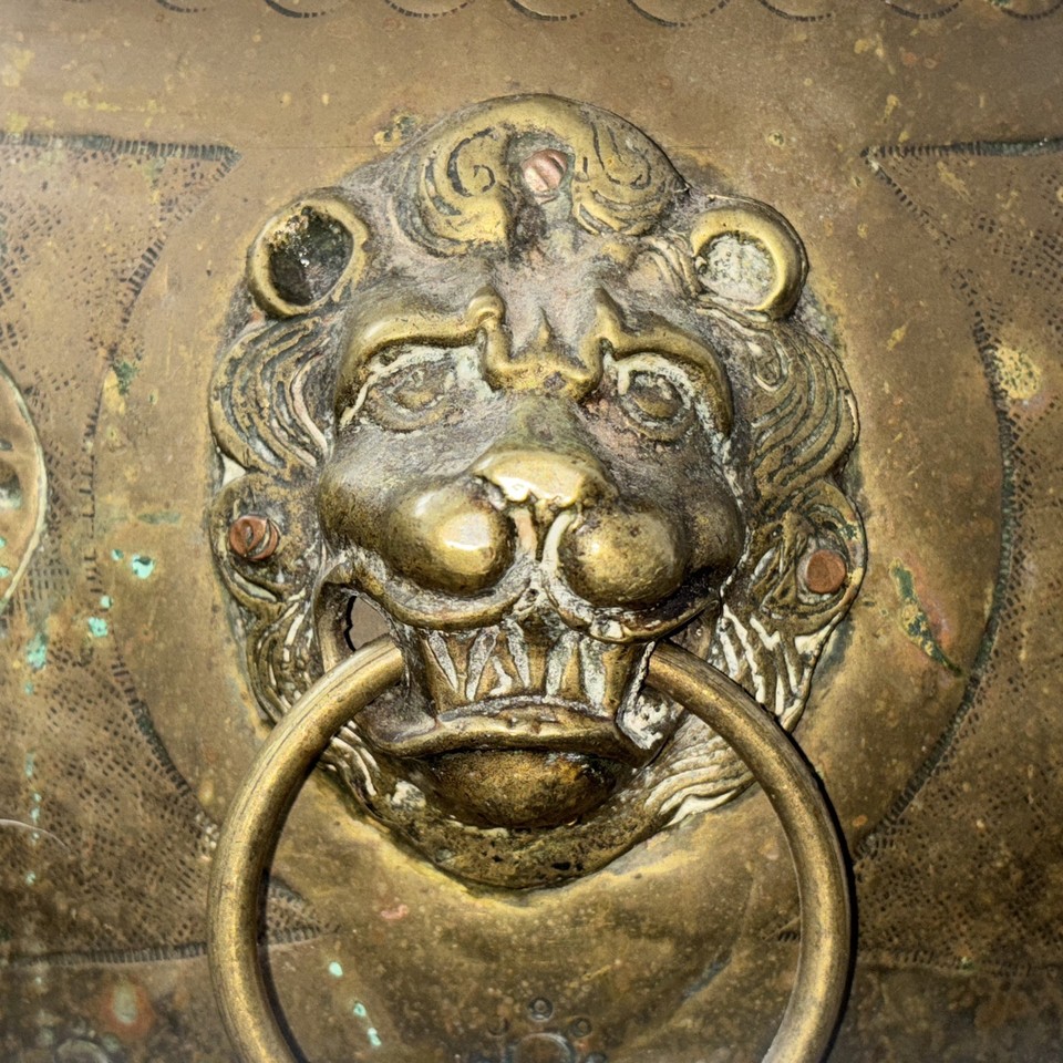 Antique Georgian Fireside Bin, Fire Bucket, Jardiniere lion head ...