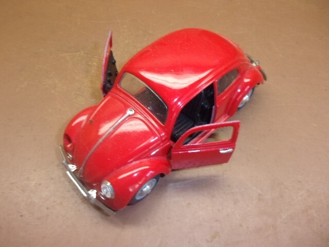 RED VW BUG Tin Toy Car Opening Doors 1/24 Scale Vintage SS7707 ...