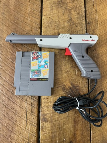 Gray 1985 Nintendo Zapper Light Gun Bundled W/ Super Mario Bros. / Duck ...
