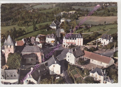 CPSM 15800 RAULHAC Vue aérienne école place église Edt COMBIER ca1970 ...