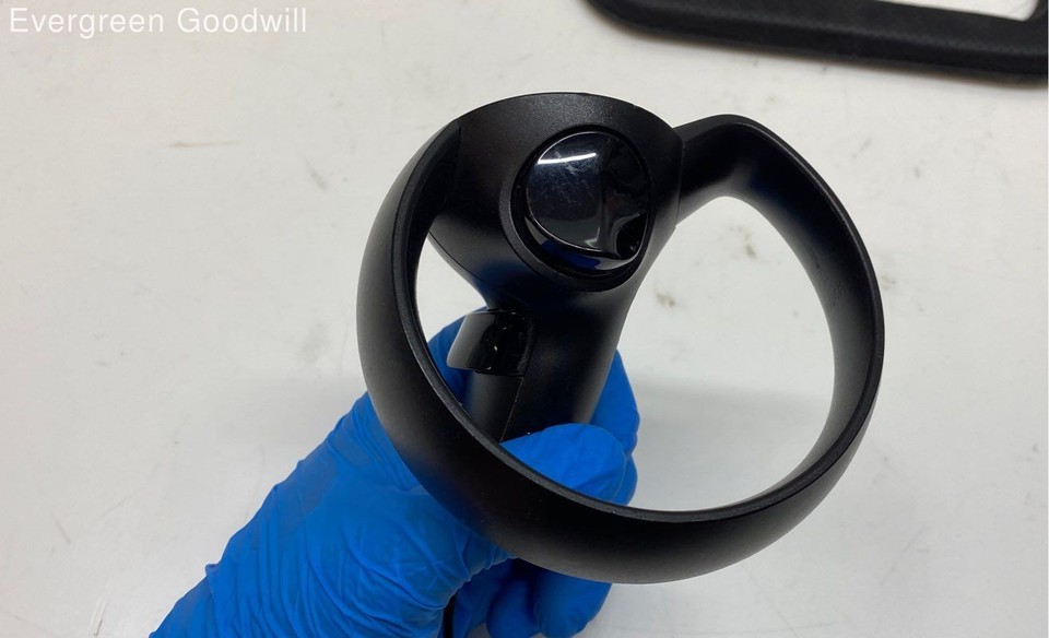 Oculus Rift - VR Headset W/ Spare Foam Cover & Left Controller | eBay