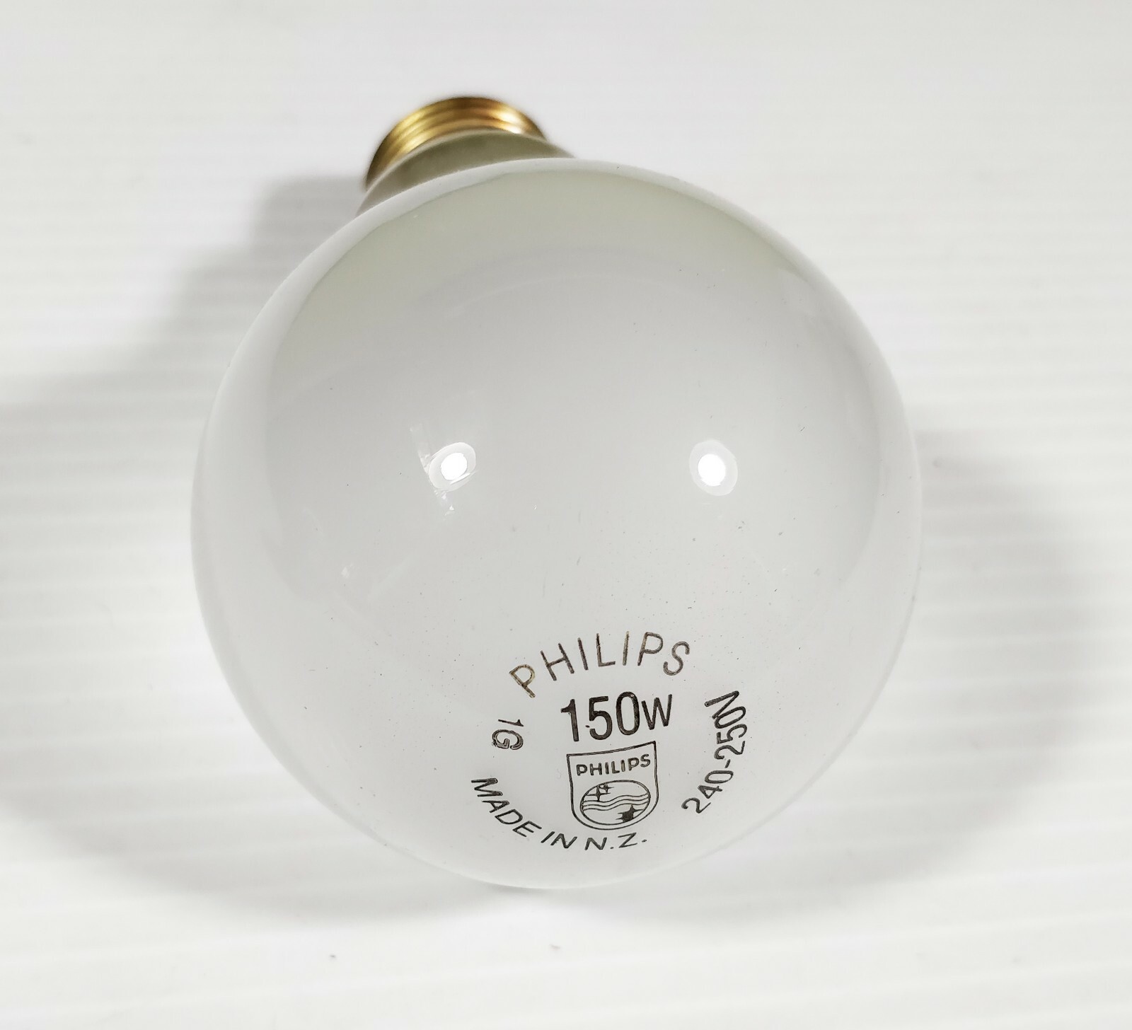 2 x Incandescent 150W Light Globes Bulbs Lamps E27 Edison Screw PHILIPS ...