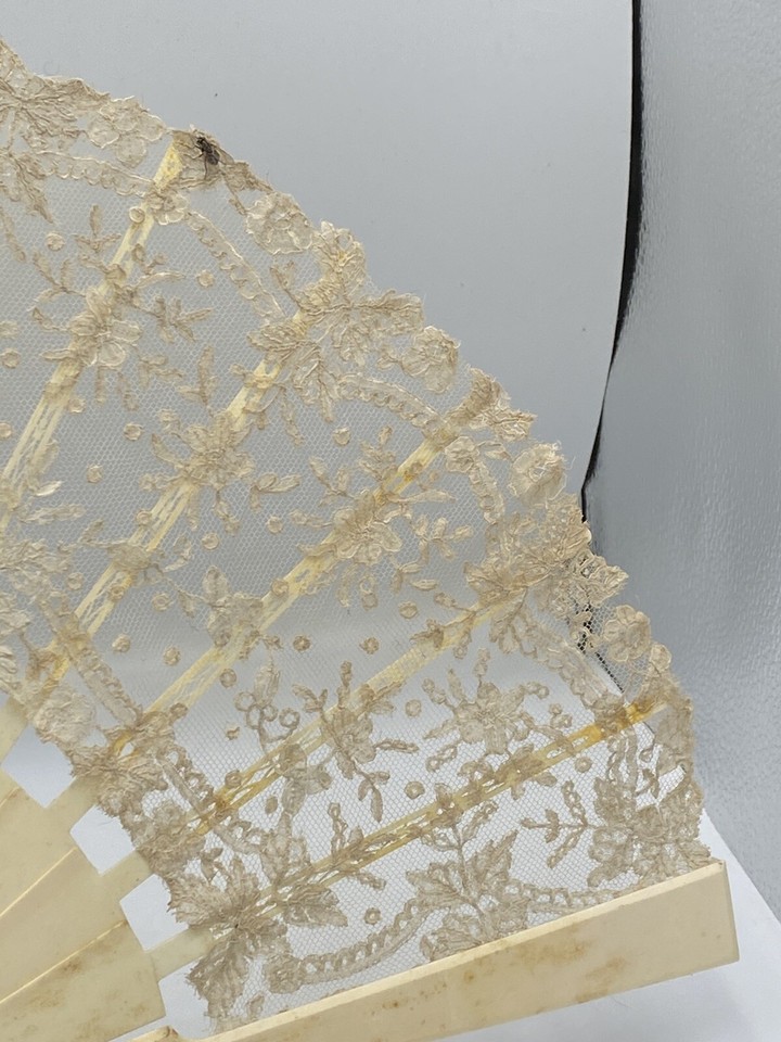 STUNNING LATE 19th C LACE LEAF FOLDING HAND FAN (55) | eBay