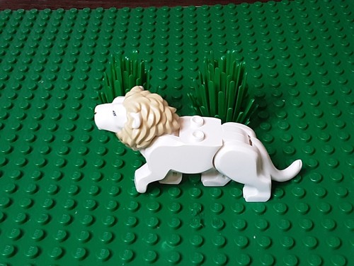 LEGO minifigure lion and extra parts lot animal | eBay