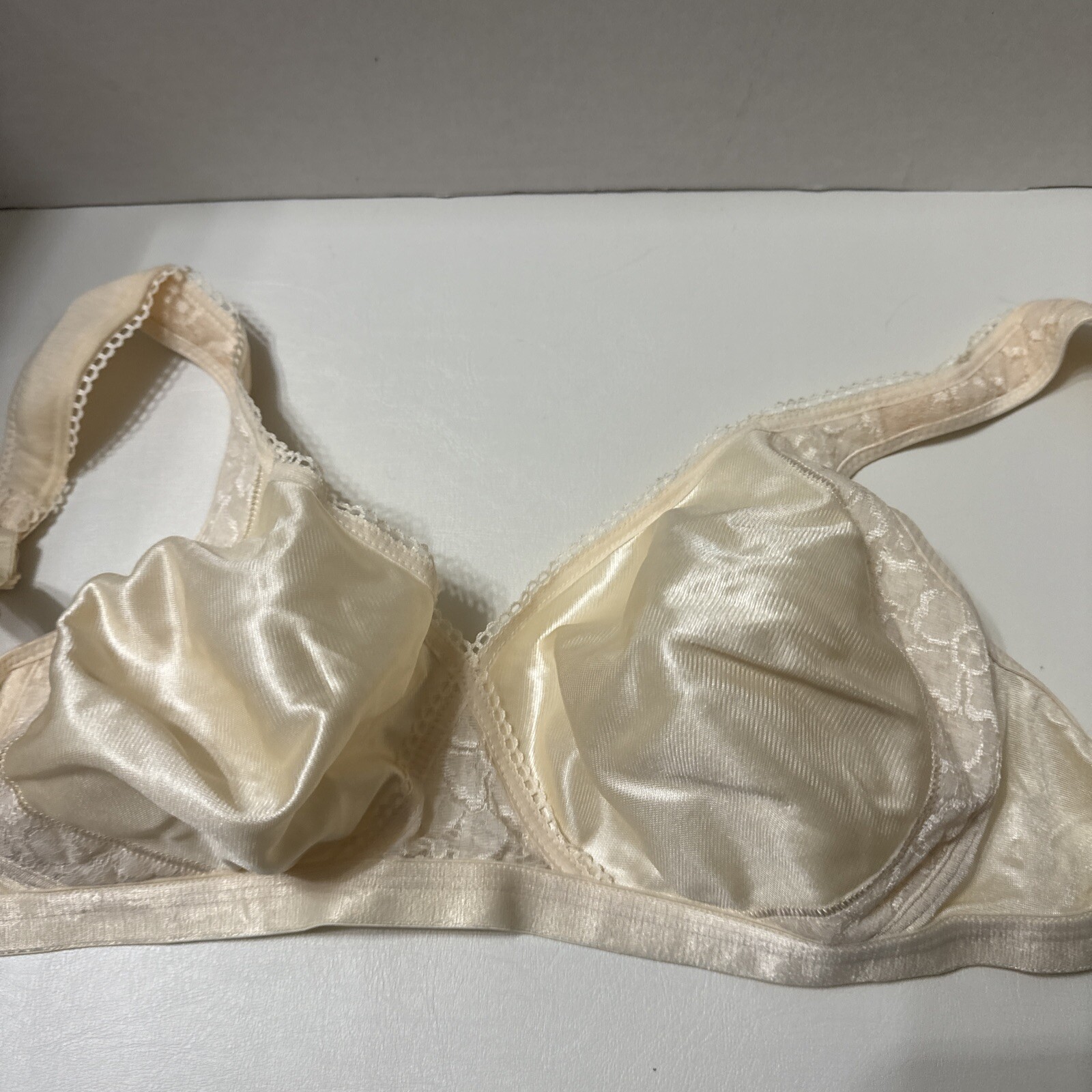 Underscore Cross Over Bra Seamless Cushion Straps 40B Almond 1001 ...